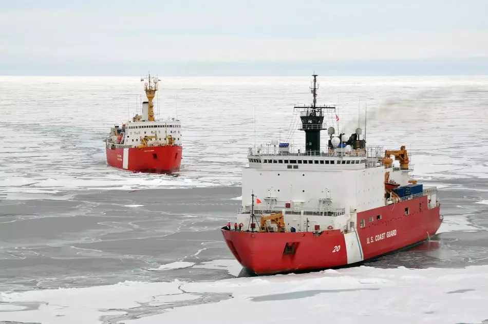 L-ikkummissjonar tal-ewwel icebreaker tal-produzzjoni Ċiniża saret f'Shanghai