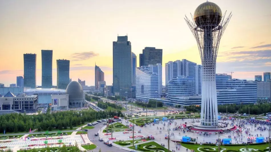 Kazachstanas gali išlaisvinti kriptocurrencinį su popieriaus pinigais