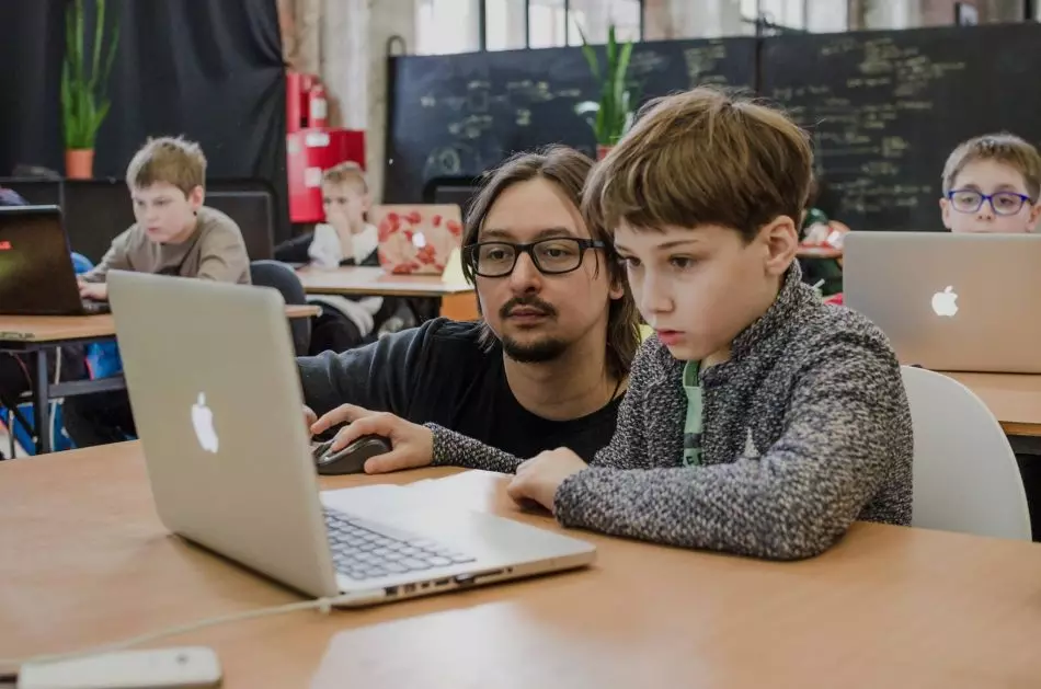 Rus Schoolchildren, Blockchain'i aydınlatacak
