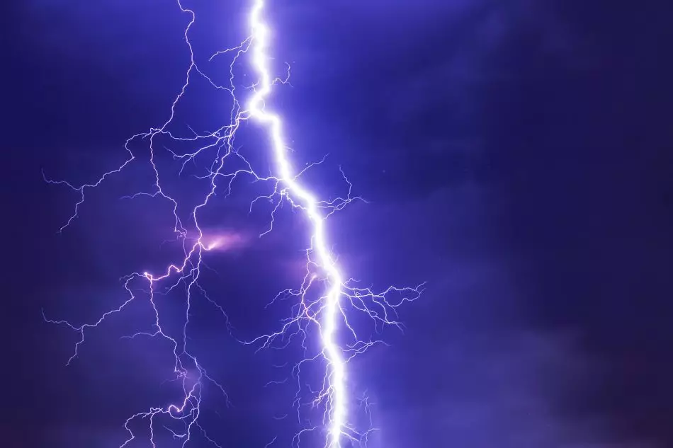 Kraften til den sterkeste tordenvær var 1,3 milliarder volt