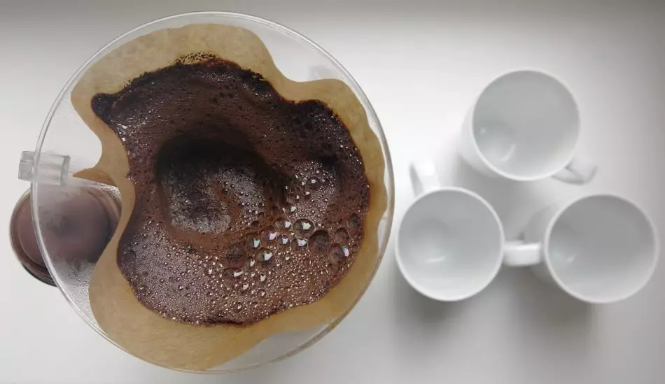 Miljøvenlige elektroder til batteriforskere producerede kaffegrunde