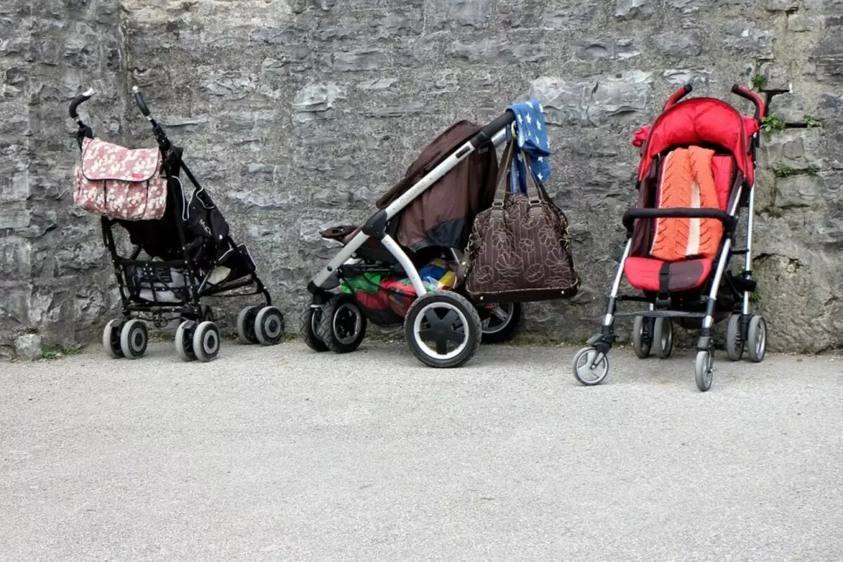 With the help of wheel electric motor, the stroller will be easier to control