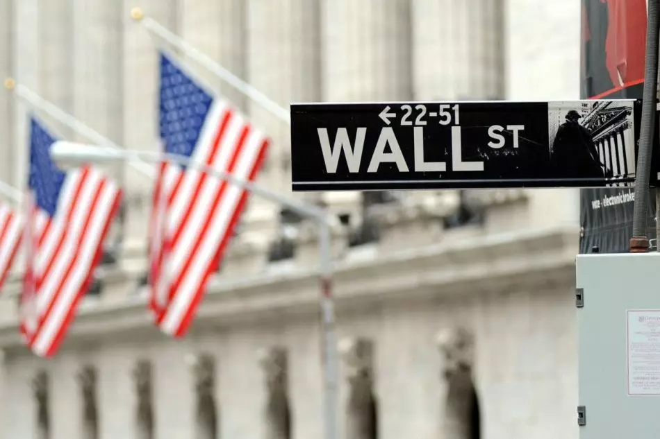 Ny Lalan'ny Wall Street dia lasa liana amin'ny varotra btc ivelany