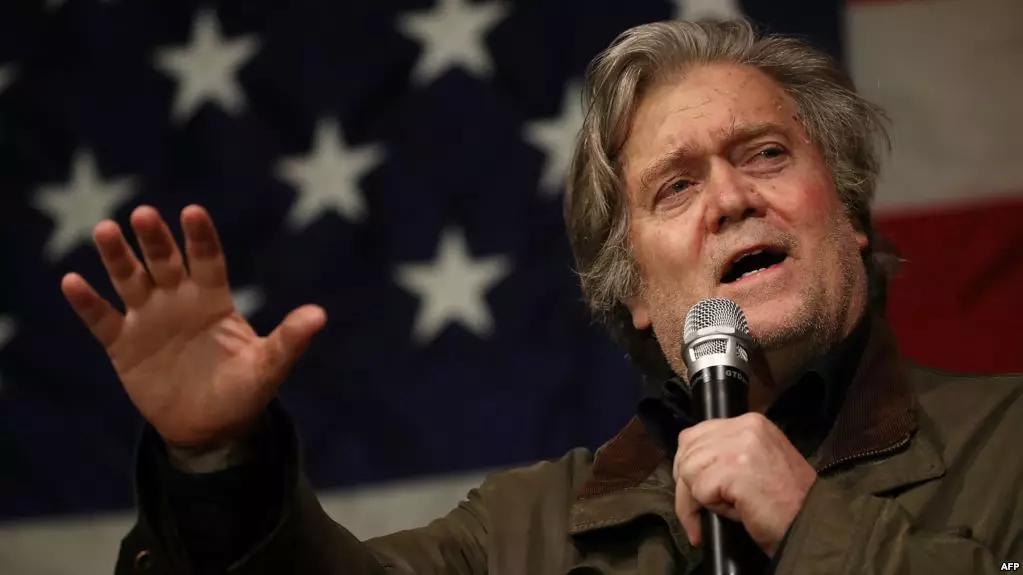 Steve Bannon cria uma cripta