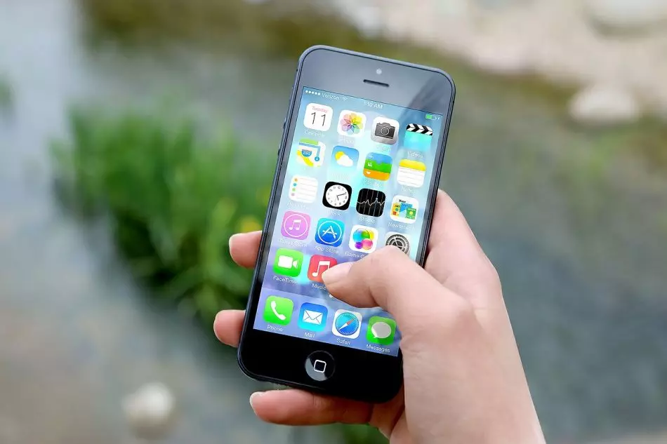 På grund af fejlen i imessagen mislykkedes iPhone smartphone